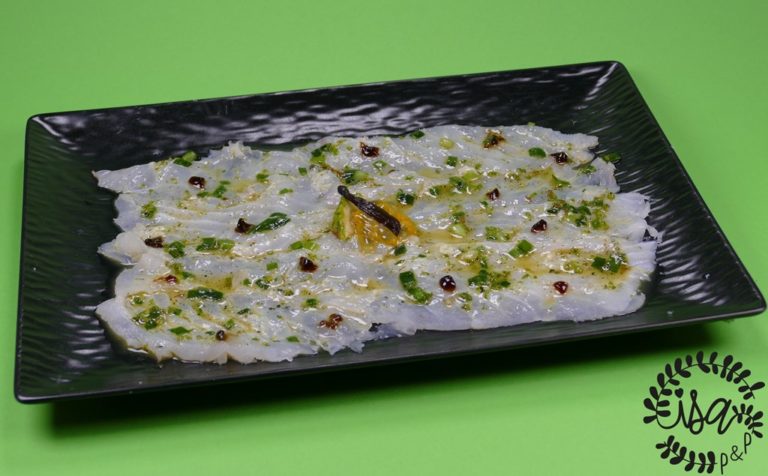 Carpaccio de cabillaud, passion, vanille & combawa - Isa popote et papote